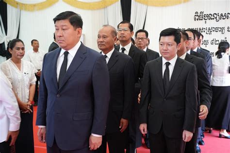 ឯកឧត្តមឧបនាយករដ្ឋមន្រ្តី សាយ សំអាល់ អញ្ជើញគោរពវិញ្ញាណក្ខន្ធ