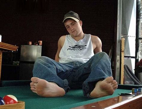 Pin De Carlos Oliva En Descalzos Descalzo Personas