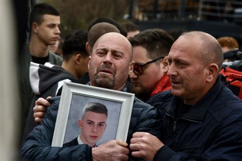 Протест во Кочани „Нека ви гори совеста како што гореа невини животи ФОТОГАЛЕРИЈА Вечер