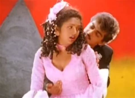 விஜய்யின் முதல் பட ஹீரோயின் யாருன்னு தெரியுமா இப்போ எப்படி