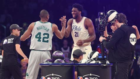 Nba La Conversación Entre Dos De Los Mejores Pívots Nba ¿quién Es El