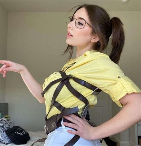 How Old Is Anna Mcclelland Biography Age Height Wiki Cosplay Model