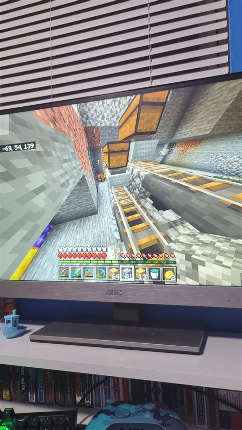 How Can I Make The Top Hopper Minecart Not Filter Into The Lower One [bedrock Xbox] R Minecraft