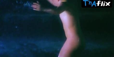 Zoe Smale Butt Breasts Scene In Underground