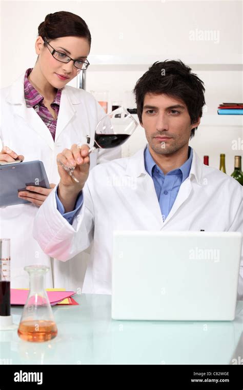 Physicist Female Lab Hi Res Stock Photography And Images Alamy