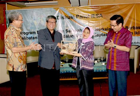 Waste Reduction Programs Antara Foto