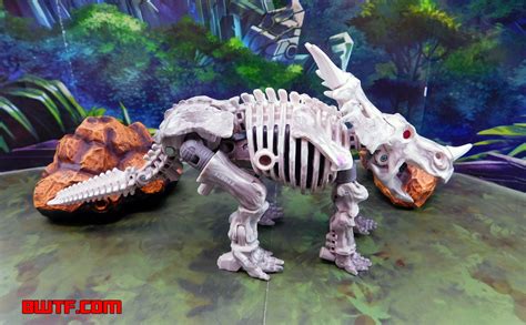 Generations War For Cybertron Kingdom Ractonite Toy Review Bens World Of Transformers