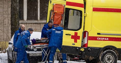 Трое мужчин жестоко избили прибывшего на вызов фельдшера — « Новости Смоленска