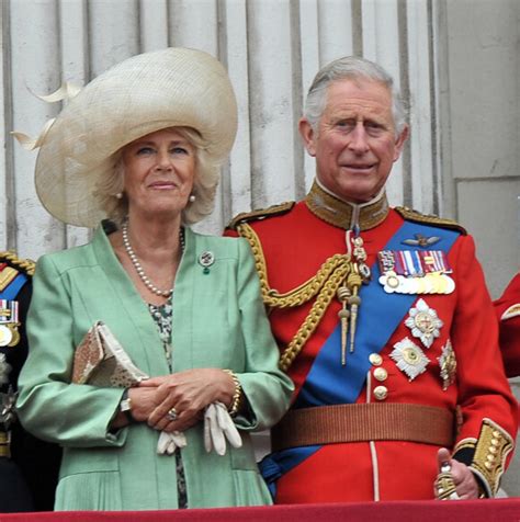 Charles Iii Et Camilla Qui Est Simon Le Fils Cach Pr Tendu Du Roi Et De La Reine Consort