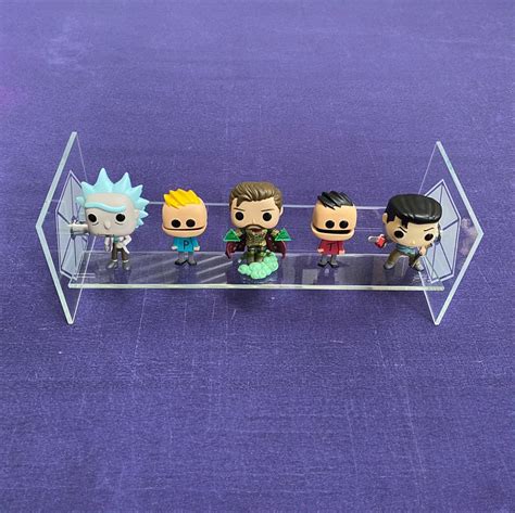 The “assemble” Collectible Glass Display