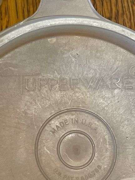 Tupperware Condiment Holder Lil Dusty Online Auctions All Estate