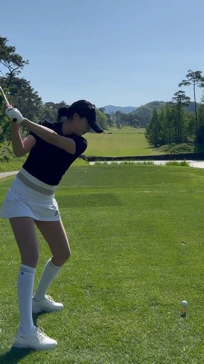 백스윙탑에서 커핑으로 헤드쪽 샤프트 방향이 페어웨이 오른쪽으로 기울어져 있어요 Youtube