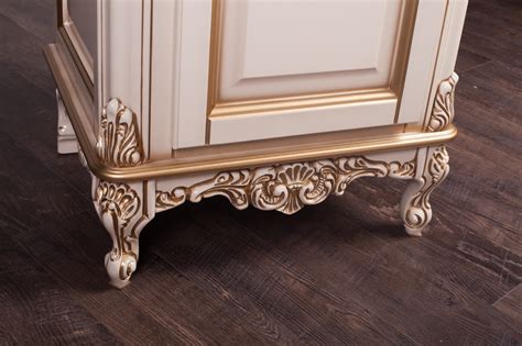 Класична вітрина у вітальню в наявності