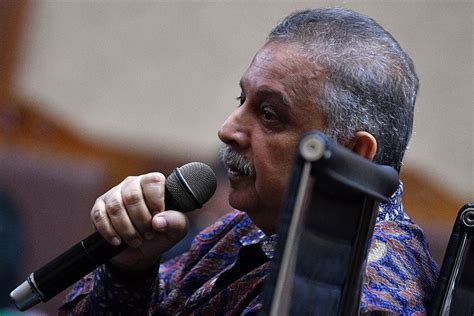 Mantan Direktur Utama Pt Pln Sofyan Basir Divonis Bebas Pengadilan