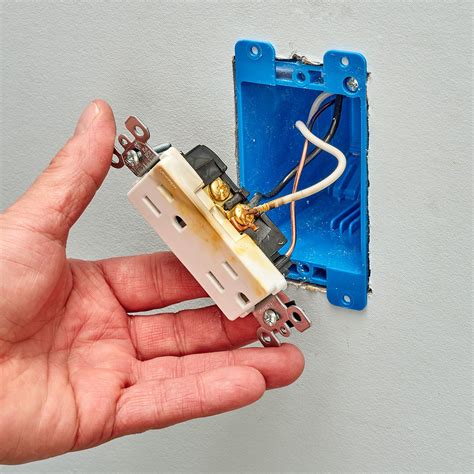 Name The Three Components That Make Up A Simple Electric Circuit Circuit Diagram Name The Three Components That Make Up A Simple Electric Circuit Circuit Diagram