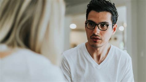 Things That Make Classy People Uncomfortable The Moment They Walk Into Someone Else S Home