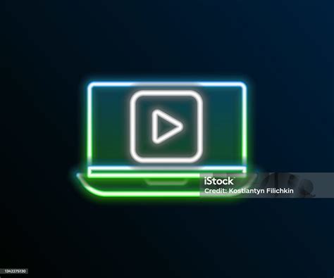빛나는 네온 라인 온라인 재생 비디오 아이콘 검은 배경에 격리 플레이 기호와 노트북과 필름 스트립 다채로운 개요 개념 벡터 굴리기에 대한 스톡 벡터 아트 및 기타 이미지