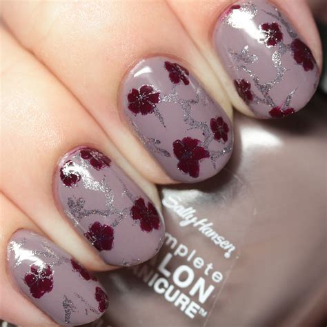 The Polished Hippy Sally Hansen Complete Salon Manicure And Miracle