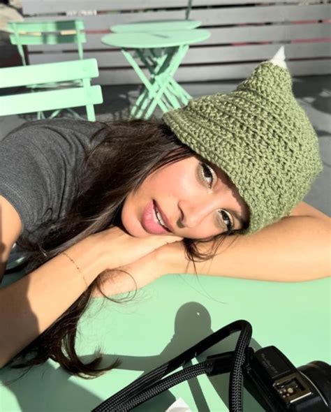 Izzy Rocha Is A Knockout Rreactgirlsofyt