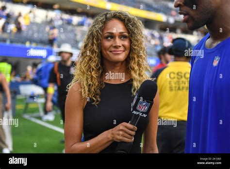 Nfl Network Reporter Kayla Burton Speaks With Los Angeles Rams Wide