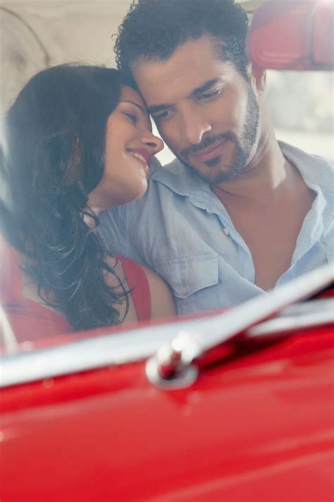 Gründe sich in das Mädchen zu verlieben das zu sehr liebt