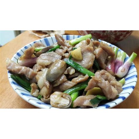 【蚝油草菇滑炒牛肉图片】曹念诗下厨房