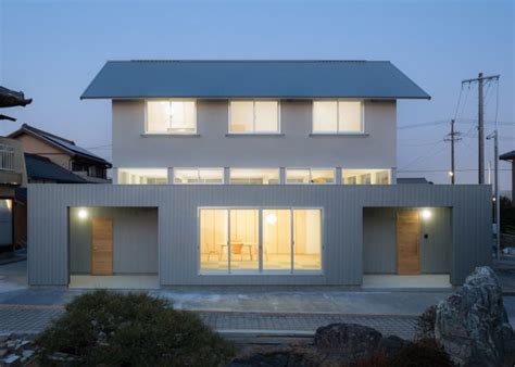 shuhei goto uses a 360 degree window to create floating house