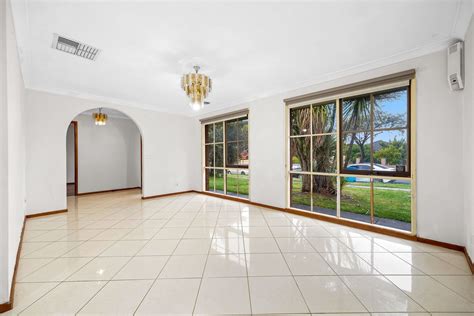 10 Ivan Crescent Hampton Park Vic 3976 Domain