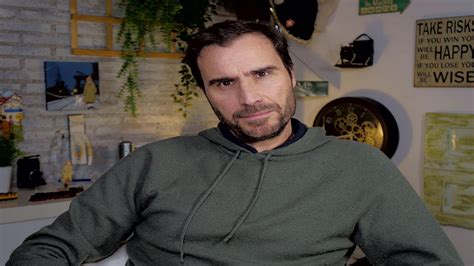 Fernando Díaz Villanueva Hace Más Por El Español Daddy Yankee Que El