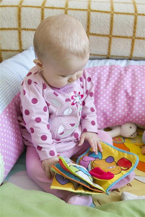R Harfi Ile Başlayan En Güzel Ve Anlamlı Kız Bebek Isimleri Bebek
