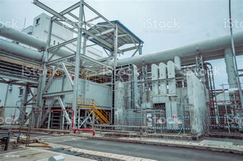 파이프 라인 공기 흡입구 및 위 계단이 있는 열회수 증기 발생기 기체 물리 구조에 대한 스톡 사진 및 기타 이미지 기체 물리 구조 발전기 0명 Istock