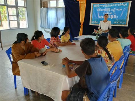 ကျိုက်ထိုမြို့နယ် လူထုအခြေပြုဗဟိုဌာနတွင် Youth Club အဖွဲ့မှ စာဖတ်ဝိုင