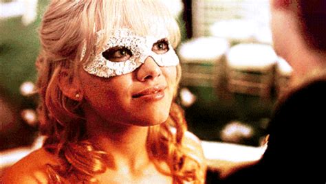 Sofia Carson Tag PrimoGIF