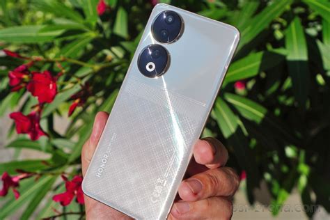Honor 90 hands-on review: Design, display, charging, speaker