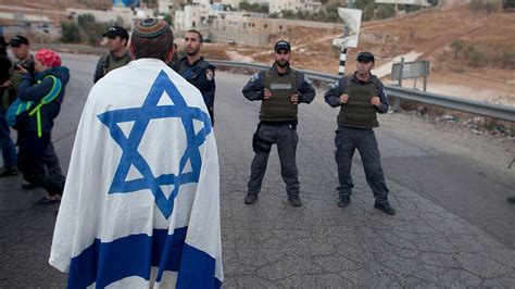 Стотици израелци протестираха срещу премиера Нетаняху Новини бг