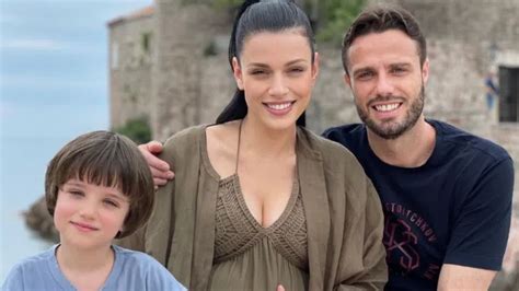 Синът на Ралица Паскалева предсказал че е бременна