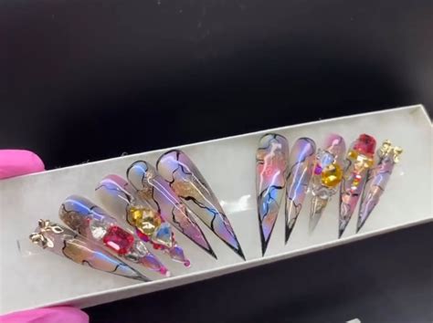Shacarri Richardsons Nail Art Looks Are Stealing The Show At The