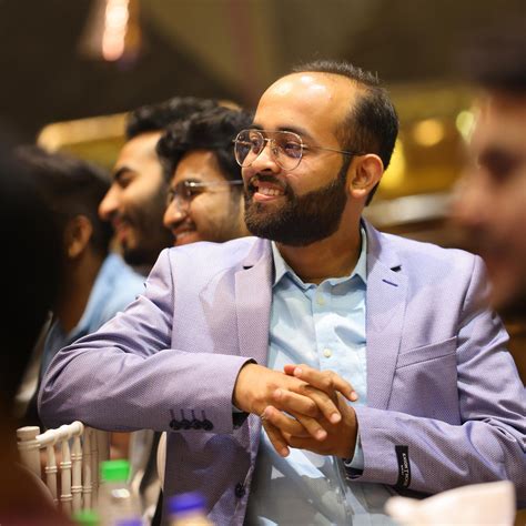 Moiz Husain Bohra Medium