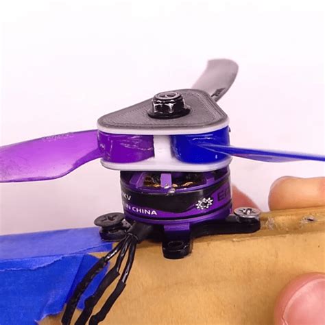 Combine Broken Drone Propellers For A Second Spin Hackaday