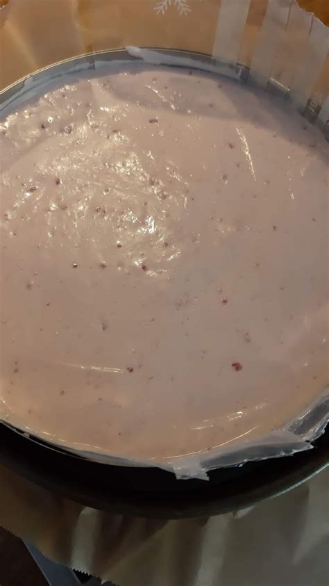 ШОКОЛАДОВА ТОРТА С МАЛИНОВ МУС И СВЕЖИ МАЛИНИ Ухае на…