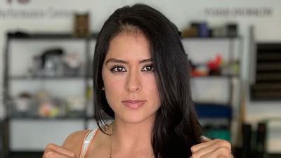 Lucero Acosta In Swimsuit Is Training In The Deep End Of The Pool