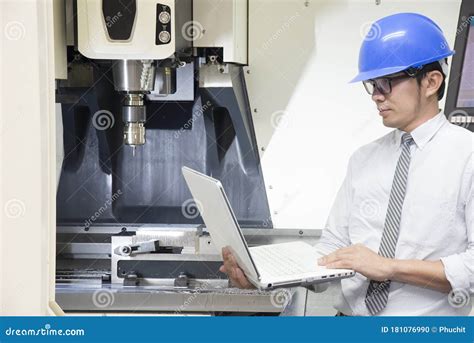 engineer control use cam software control the cnc milling machine with