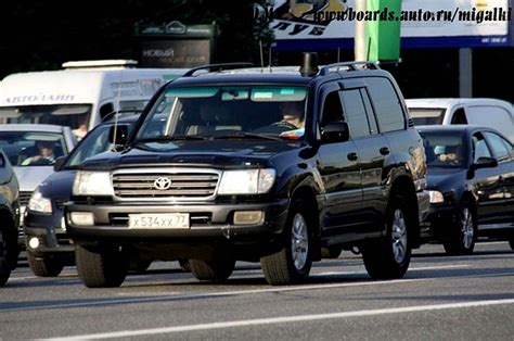 Черные мигалки на крыше автомобиля: кто их ставит и зачем?