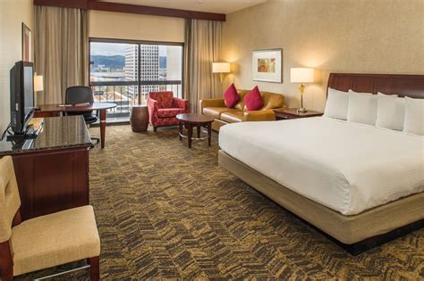 Two Bedroom Suites For 2 10 People In Portland Suiteness — Stay Connected