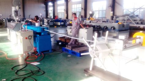 플라스틱 Pp Pe Pvc 단일 벽 골 판지 파이프 압출 라인 Youtube