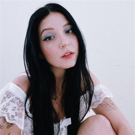 Rebecafpe On Threads