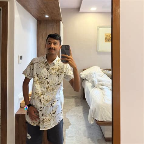 Kathan Shah Kathanshxh On Threads