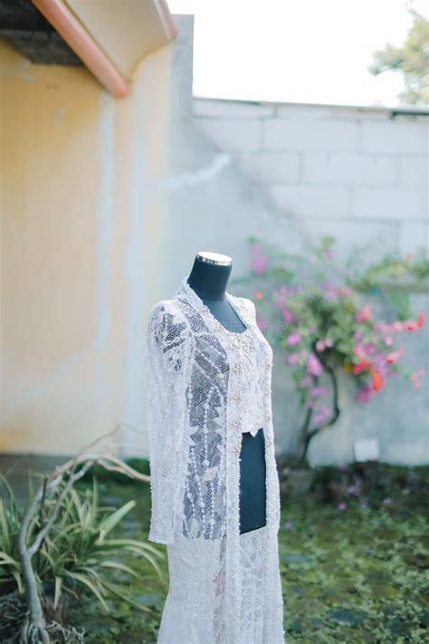 Elegant Kebaya A Timeless Bridal Attire In Indonesian Wedding Culture