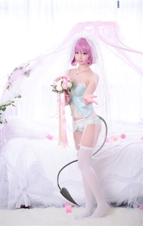 Momo Velia Deviluke Cosplay Bursting With Bridal Beauty Sankaku Complex