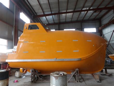 Marine Lifesaving Free Fall Lifeboat With Davit High Quality Marine